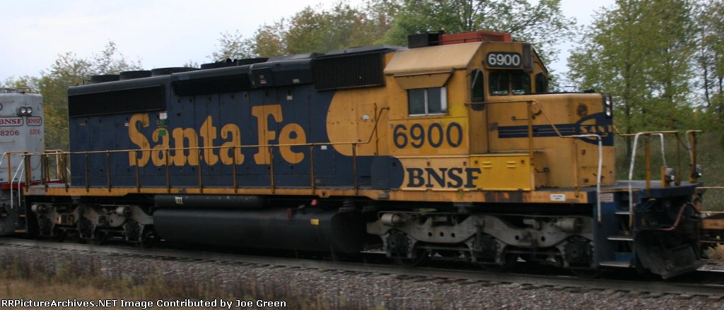 BNSF 6900